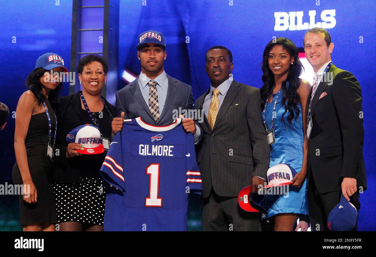South Carolina cornerback Stephon Gilmore poses for photographs with ...