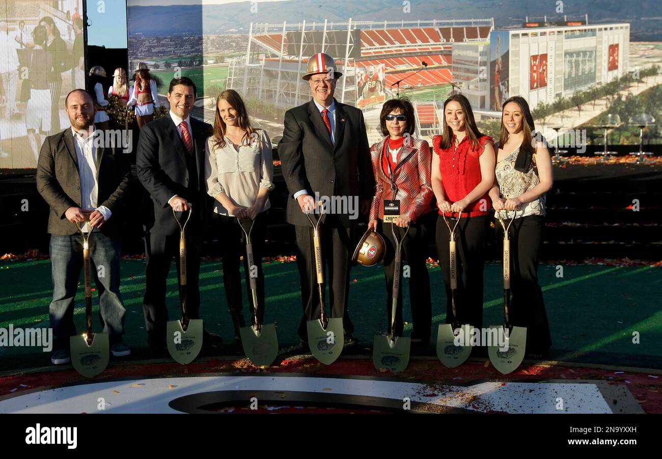 San Francisco 49ers owner Jed York, second from left, poses for a photo ...