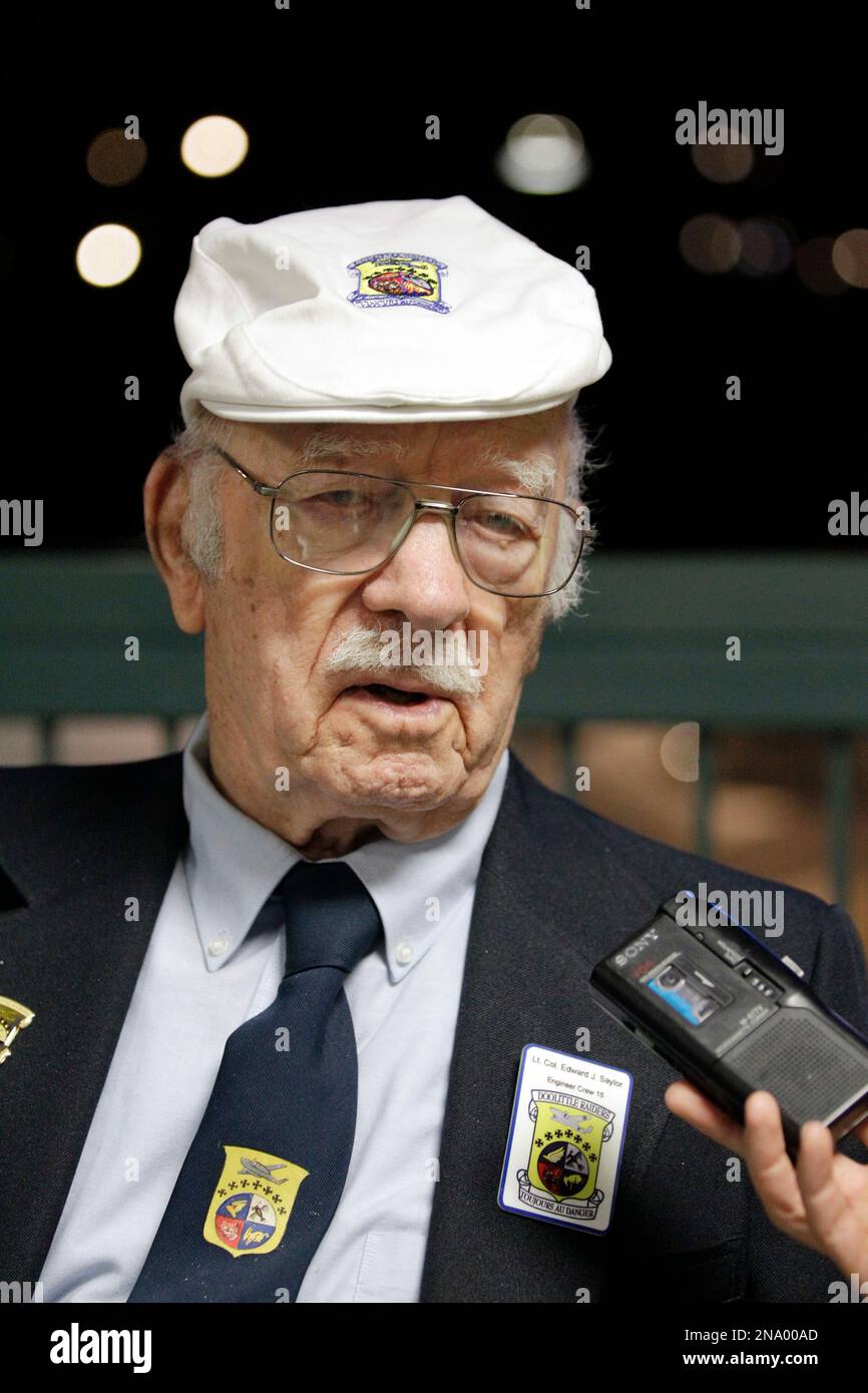 Surviving Doolittle Raider Edward J. Saylor at the National Museum of ...