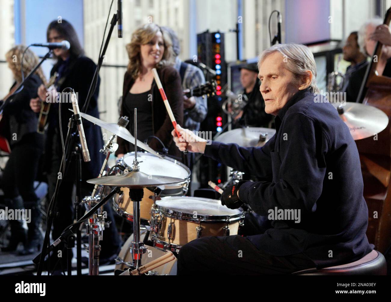 FILE - In this Oct. 9, 2009 file photo, Levon Helm, right, performs ...