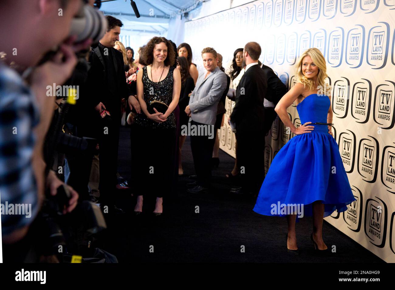 Kelly Ripa arrives to the TV Land Awards 10th Anniversary in New York ...