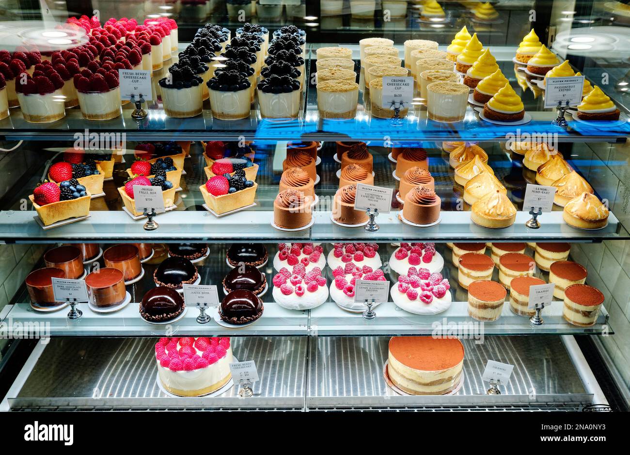 Bakery case bread hi-res stock photography and images - Alamy