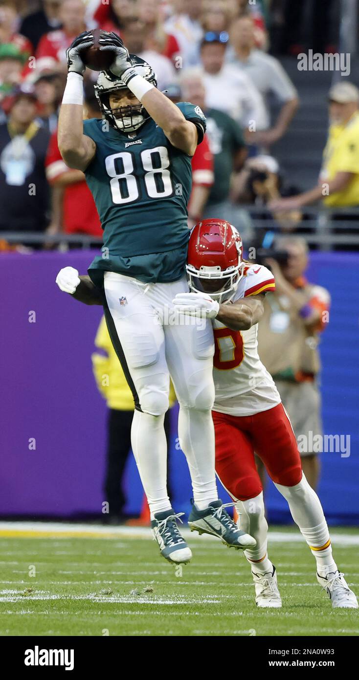 Dallas goedert chiefs hi-res stock photography and images - Alamy