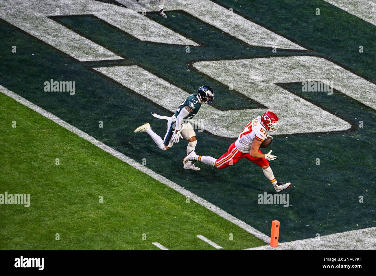 Glendale, USA. 12th Feb, 2023. Kansas City Chiefs tight end #87 Travis Kelce scores a touchdown ...