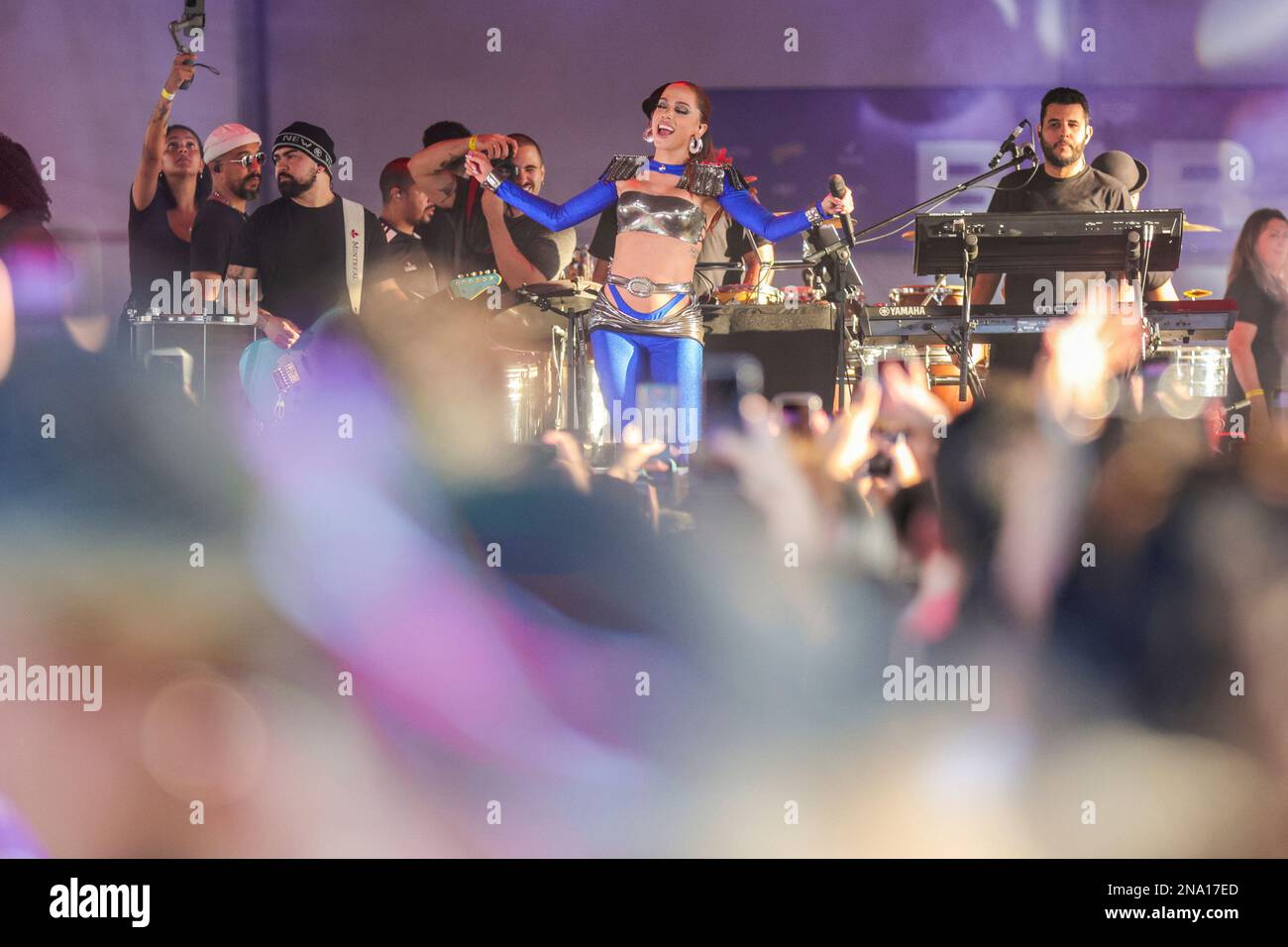 PR - Curitiba - 02/12/2023 - CURITIBA, SHOW ENSAIOS DA ANITTA - Singer ...
