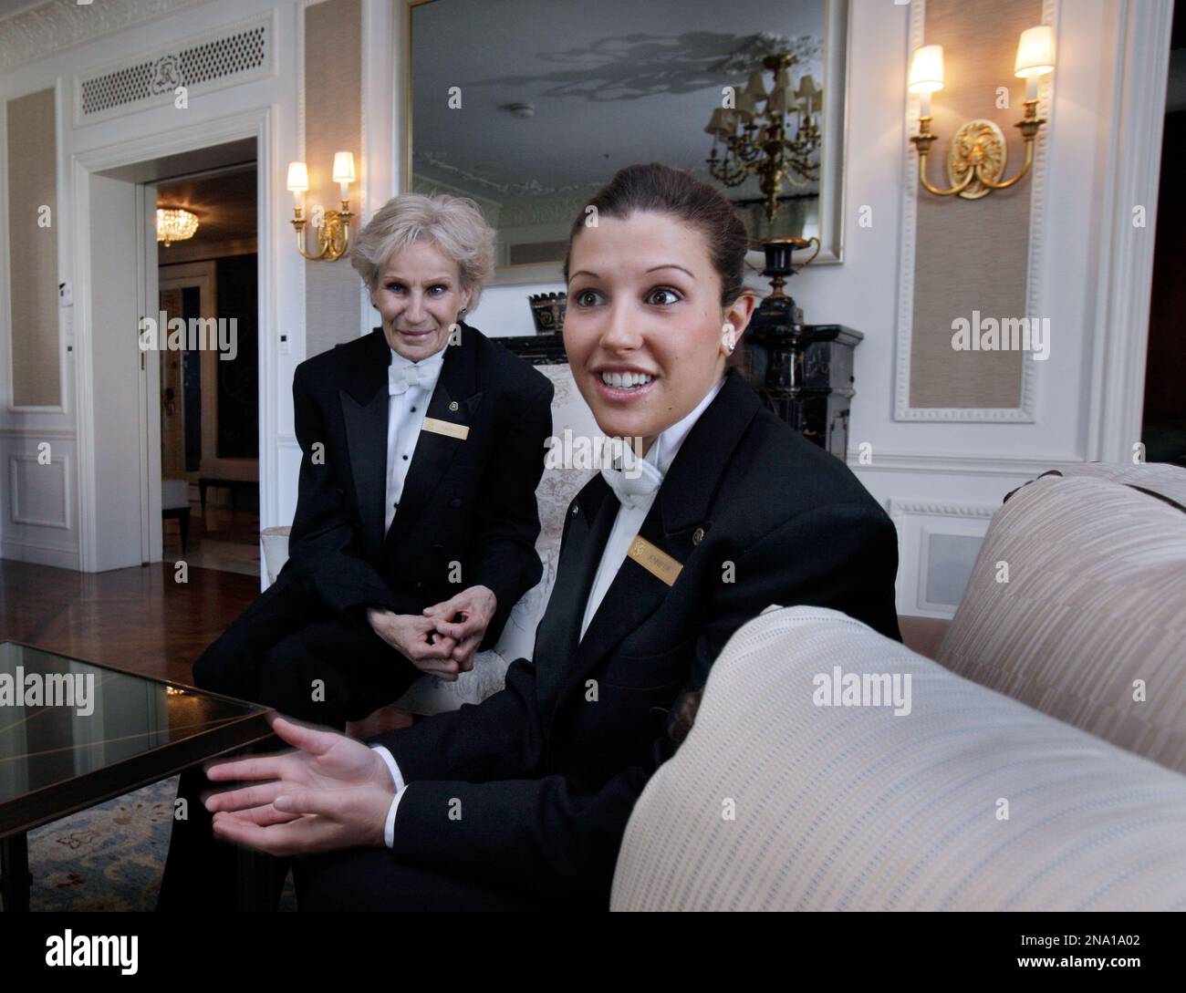 Waiters Barbara Maly, left, and Jennifer Giacche are interviewed at New ...