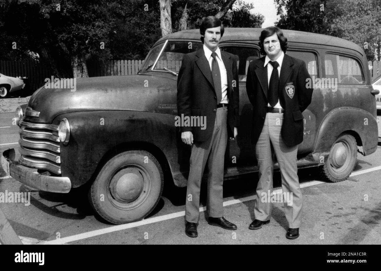 Officers Gary Lockman, left, and Larry Shannon of the Menlo Park, Calif ...