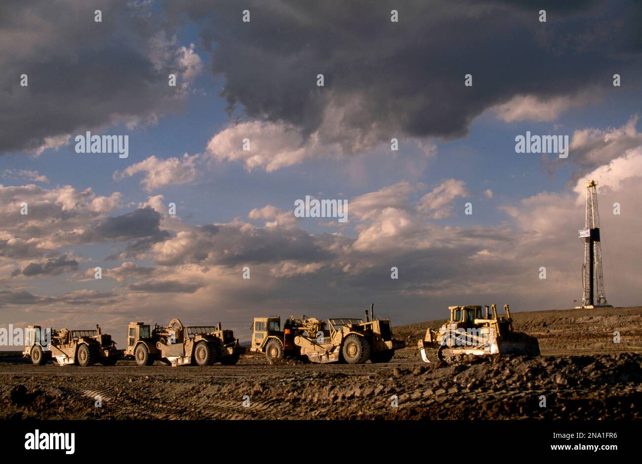 Power shovels hi-res stock photography and images - Alamy