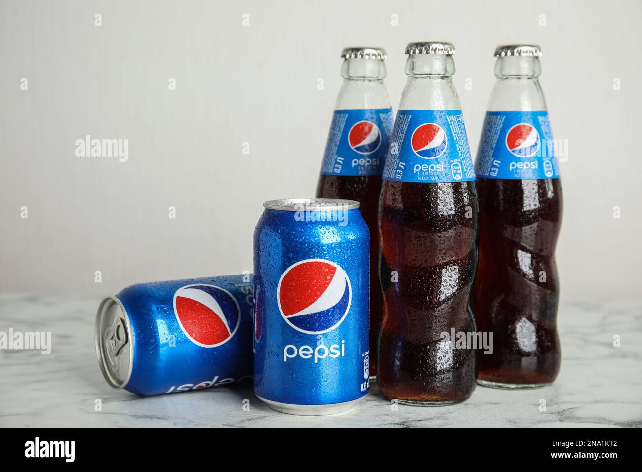 Cans and bottles table hi-res stock photography and images - Alamy
