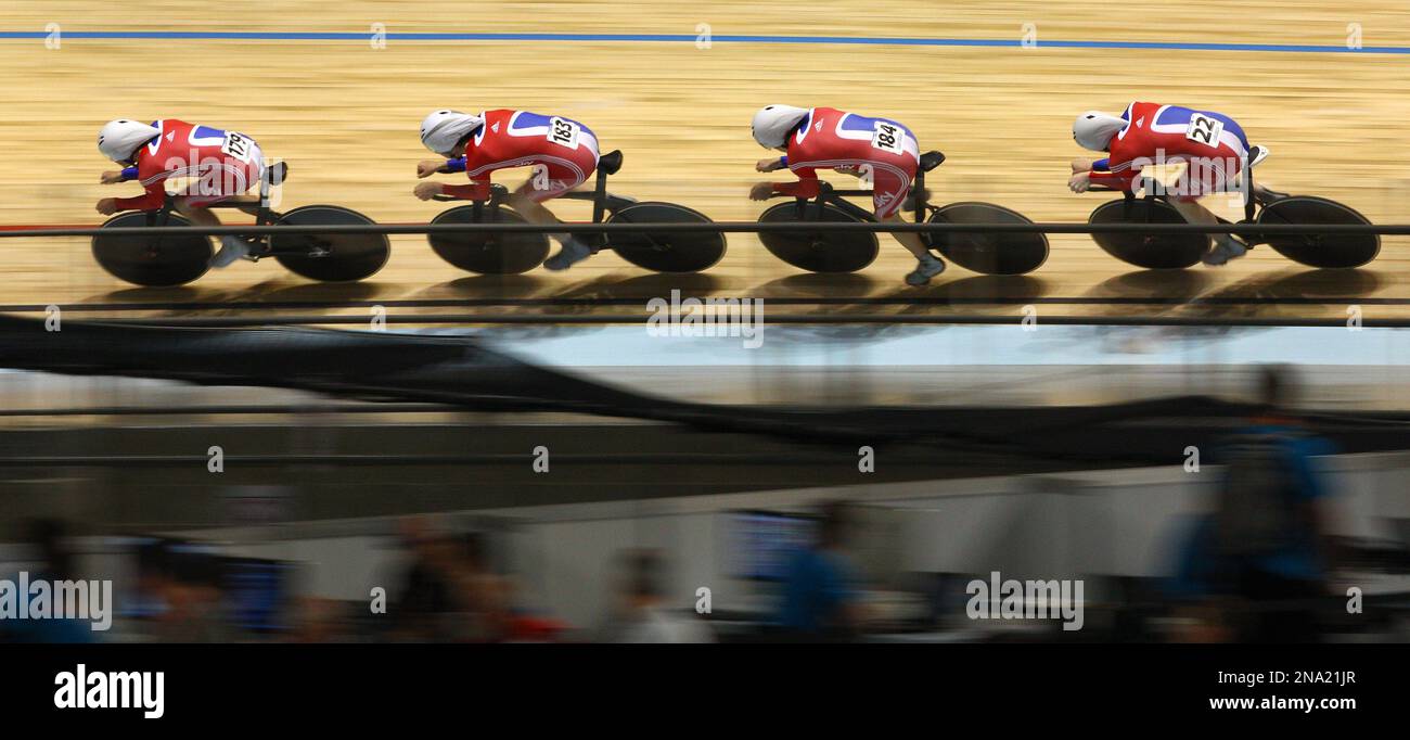 Great Britain's, left to right, Peter Kennaugh, Andrew Tennant, Geraint ...