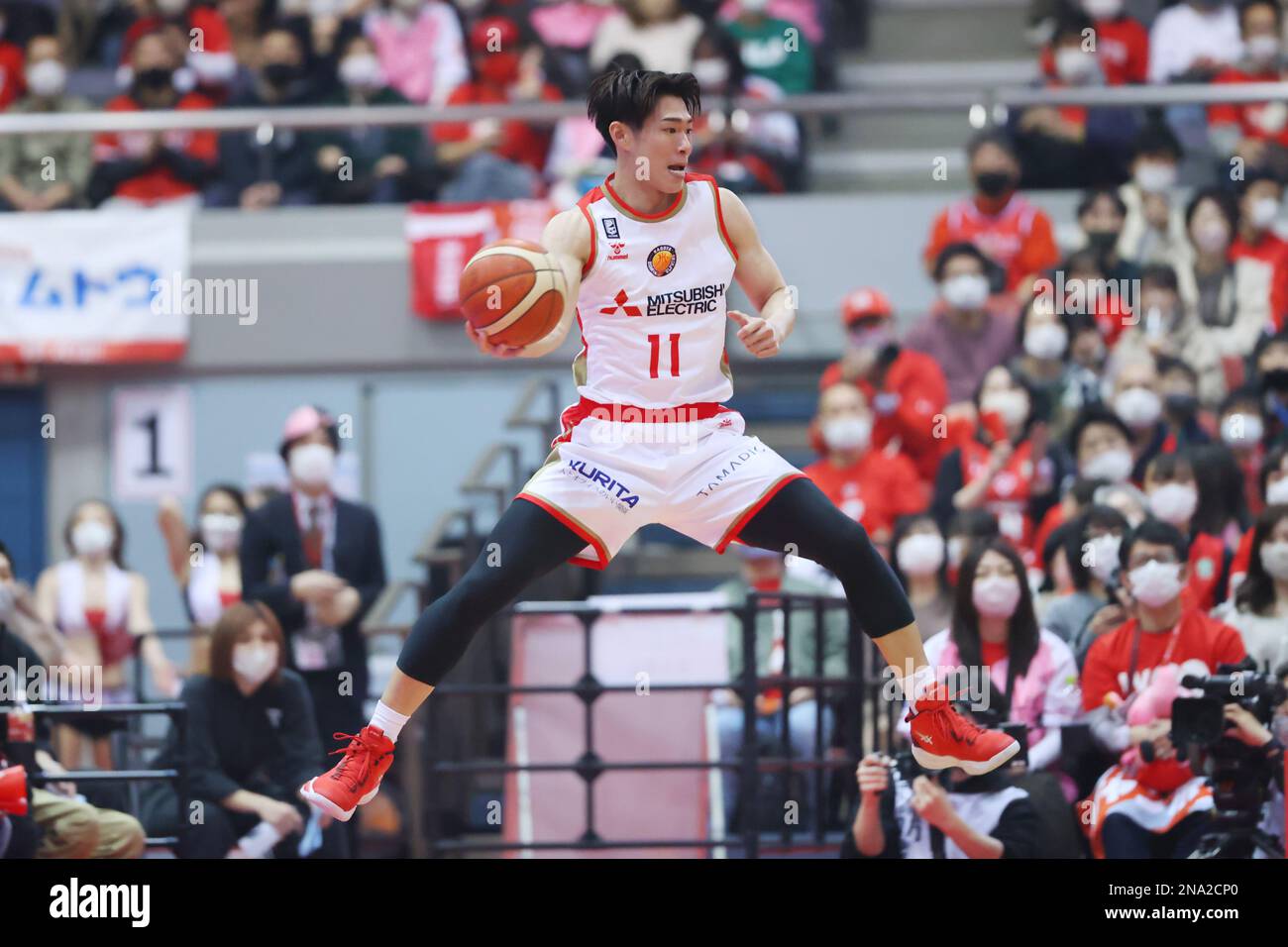 Funabashi Arena, Chiba, Japan. 12th Feb, 2023. Yutaro Suda (Diamond ...