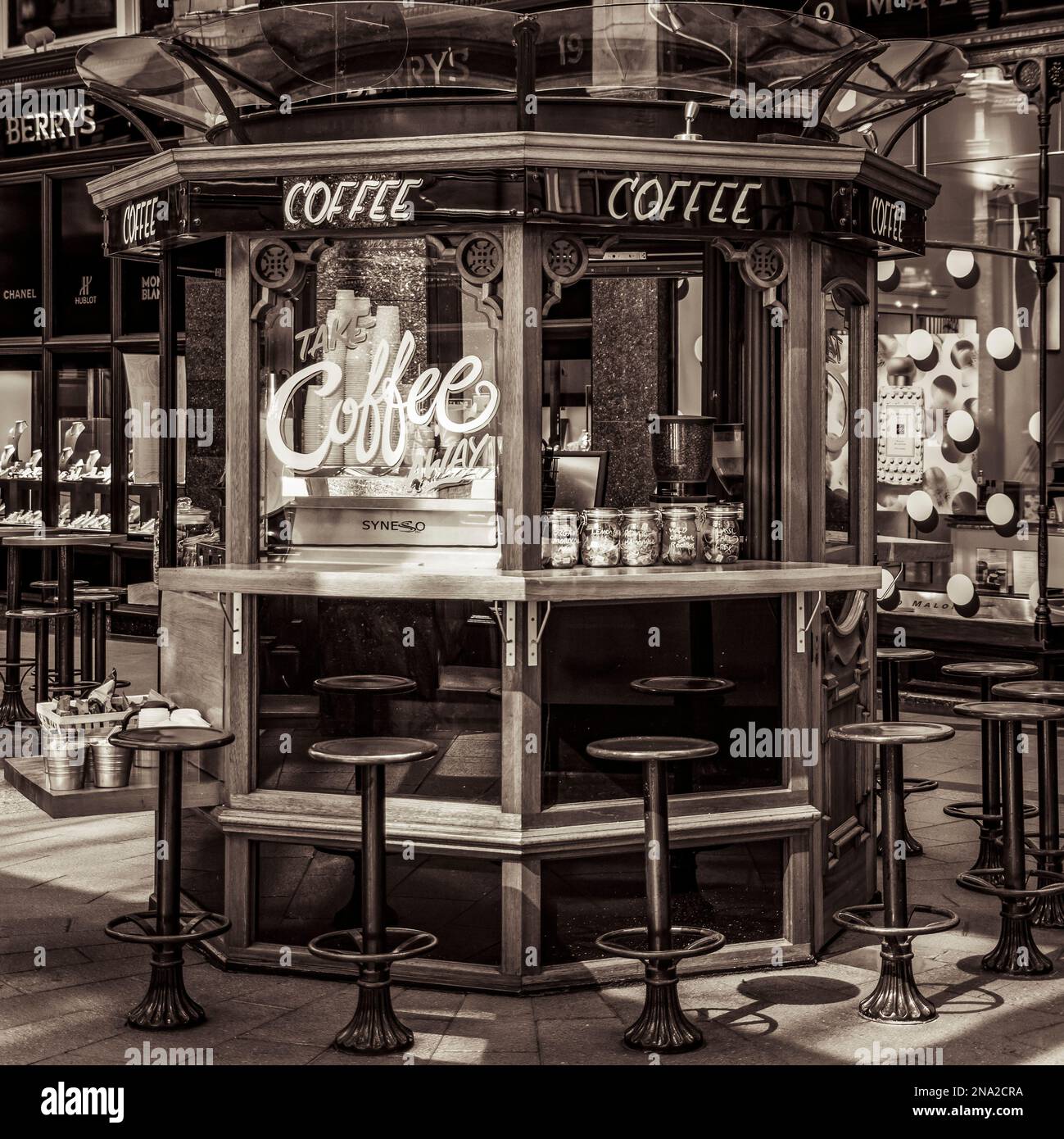 Counter stool hi-res stock photography and images - Alamy