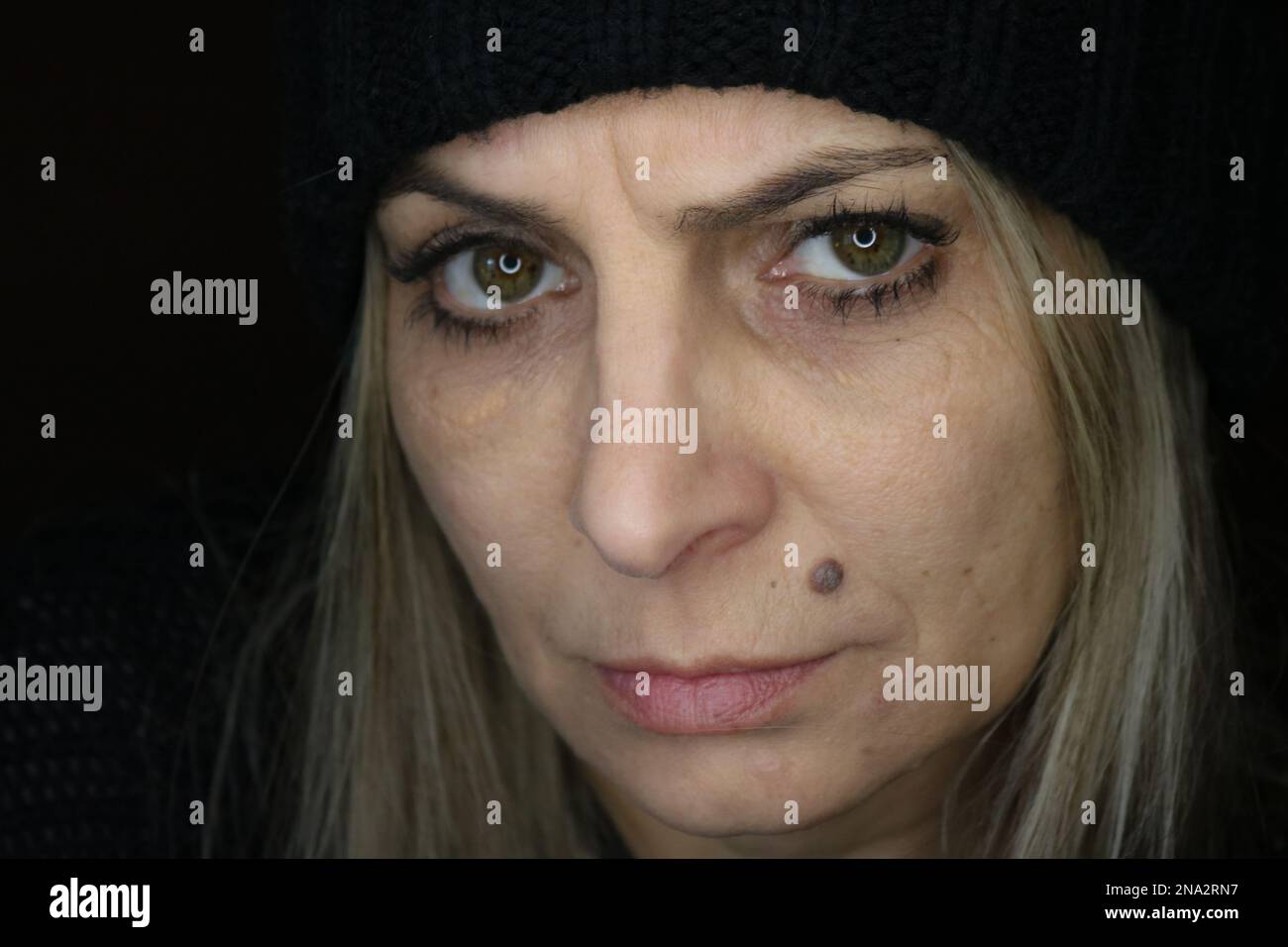 Woman face close up angry hi-res stock photography and images - Alamy
