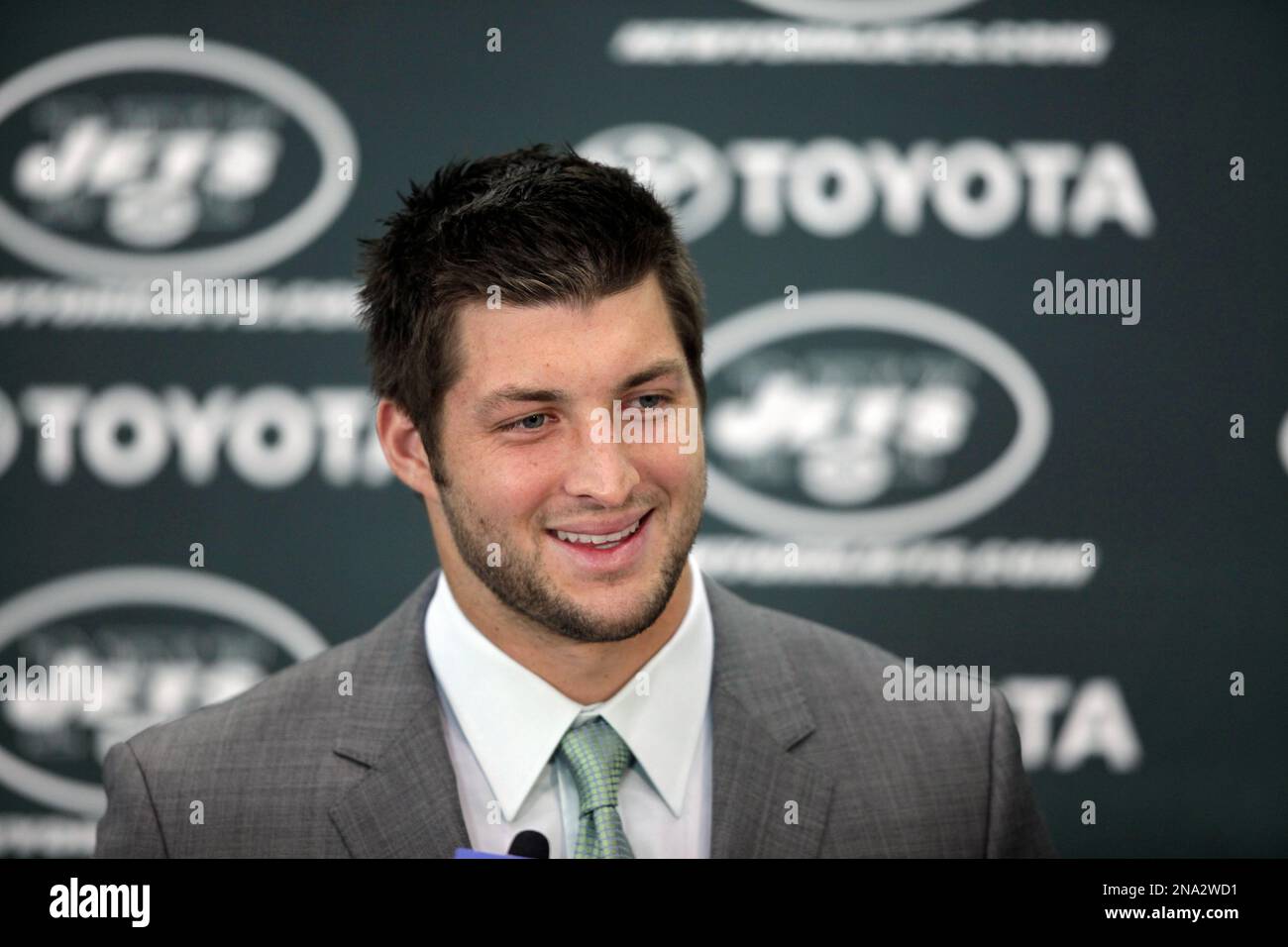 Tim Tebow holds his first news conference with the New York Jets ...