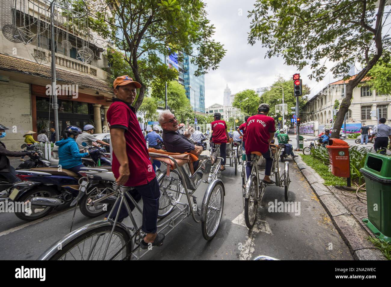 Cyclo city tour hi-res stock photography and images - Alamy