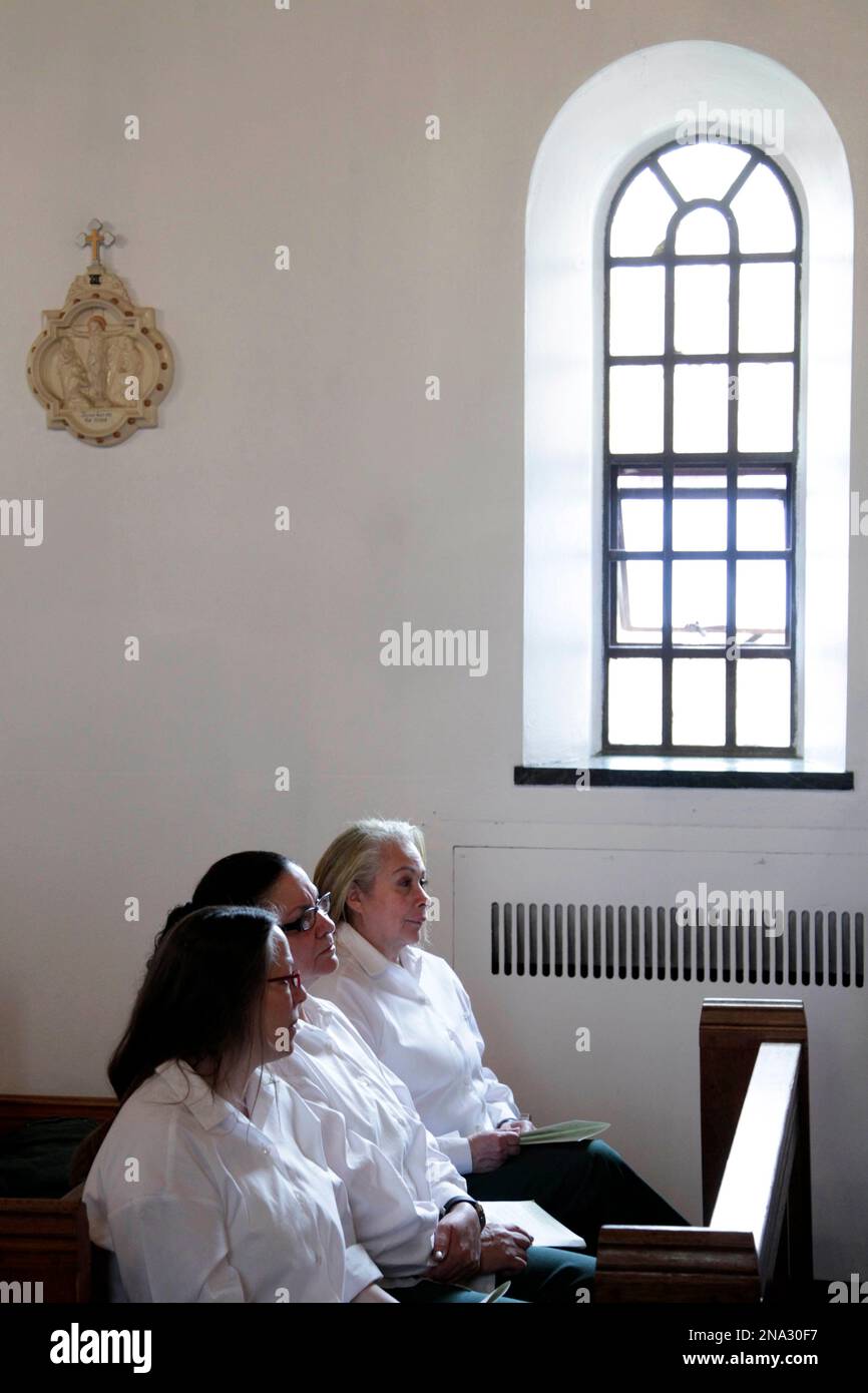 Inmates celebrate mass with Cardinal Timothy Dolan at the Taconic ...