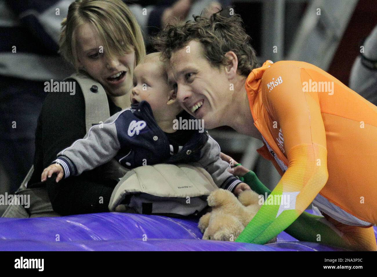New world champion Stefan Groothuis of The Netherlands, right, poses ...