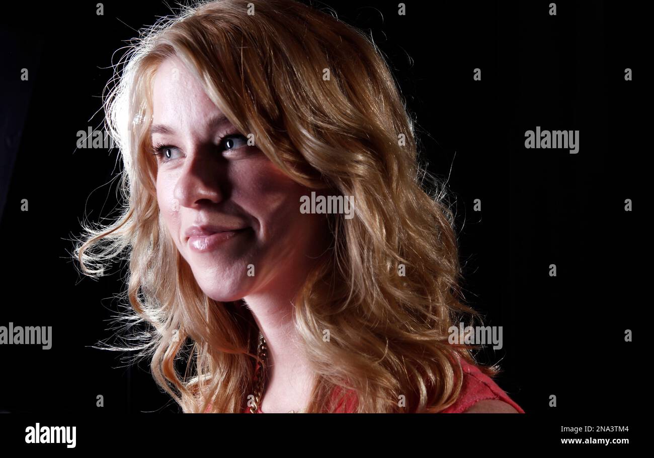 Actress Kim Shaw poses for a portrait Mar. 22, 2012 in New York. (AP ...