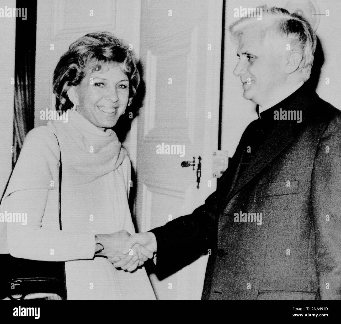 Ruth Carter Stapleton, sister of President Jimmy Carter, shakes hands ...