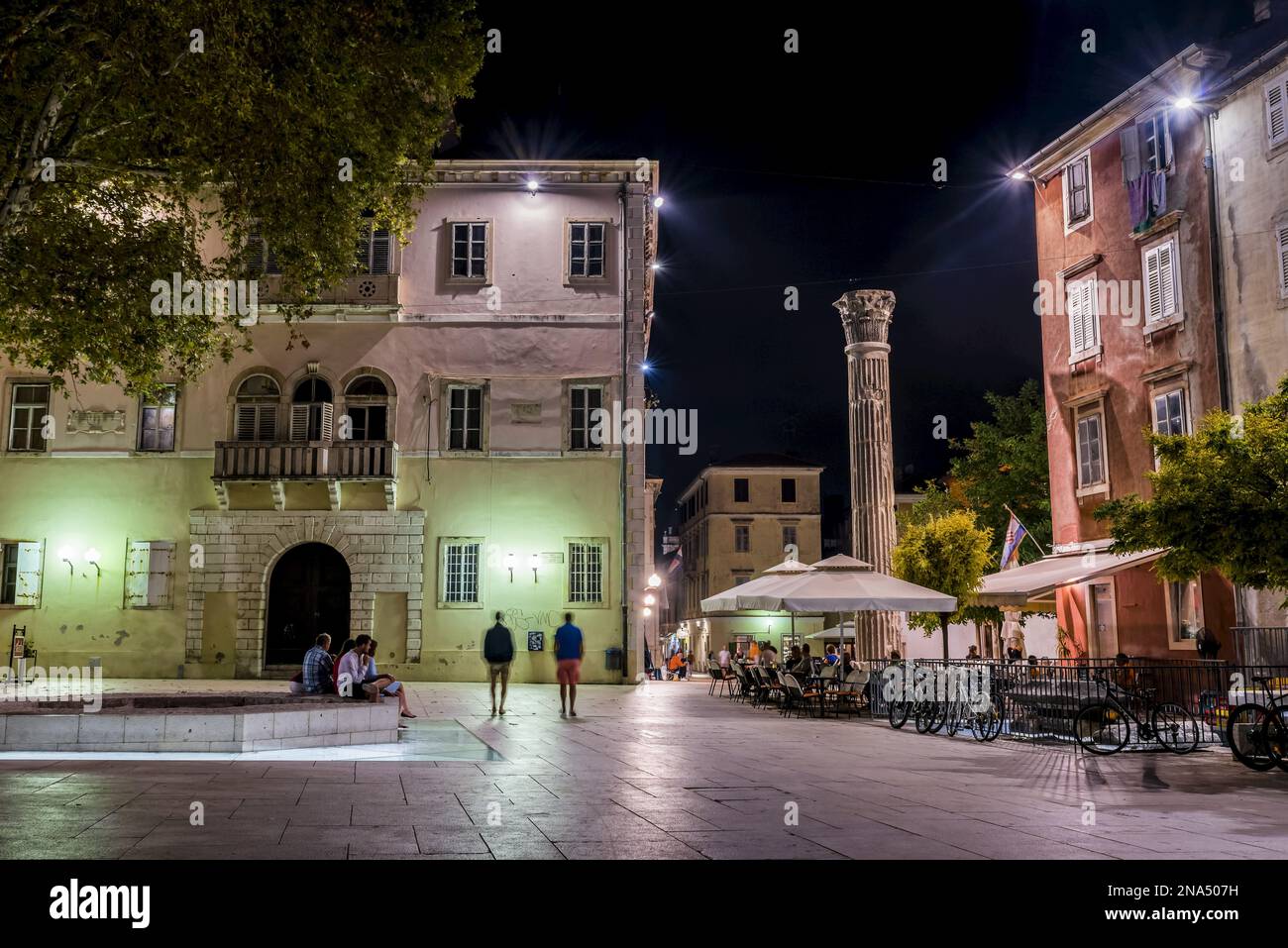 The Deputy's Palace and column at the Five Wells Square at night, Zadar ...