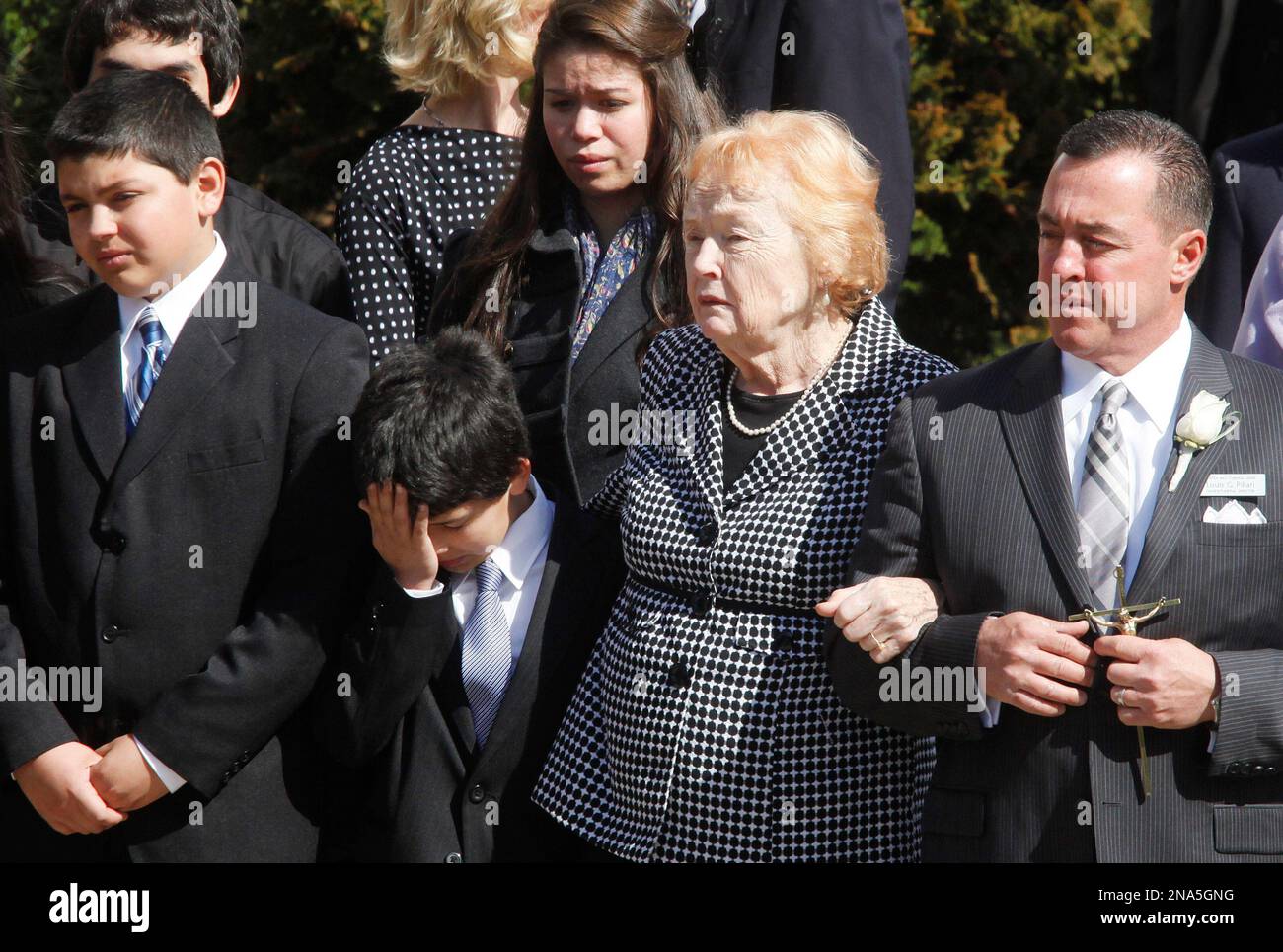 Rosemarie Colvin, second from right, mother of journalist Marie Colvin ...