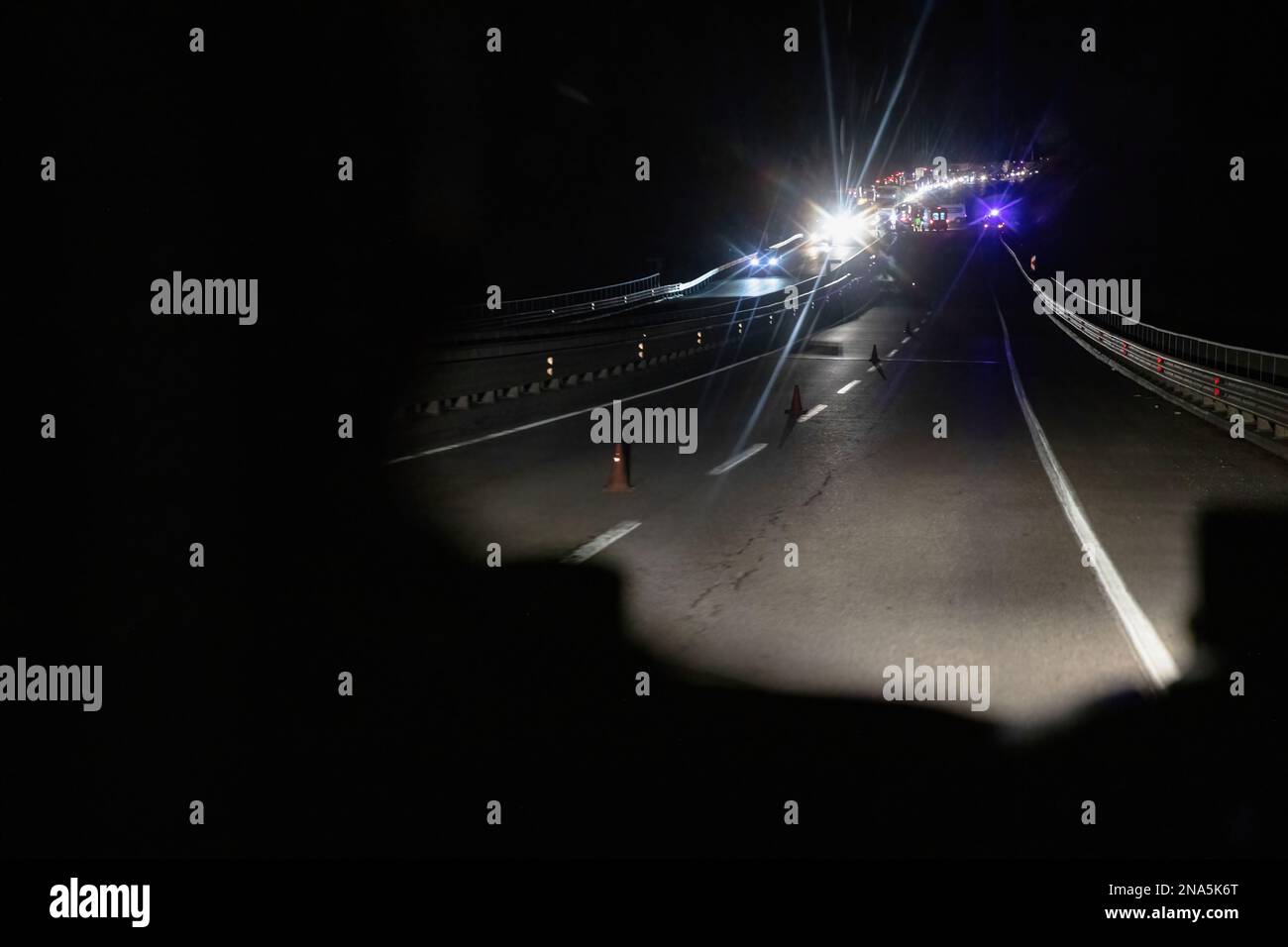 Earthquake bridge collapse hi-res stock photography and images - Alamy