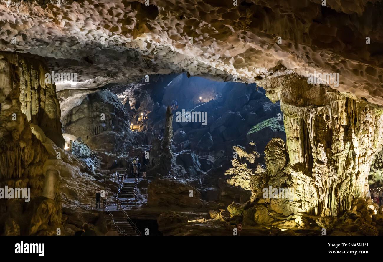 Ha Long Bay cave, Vietnam Stock Photo - Alamy