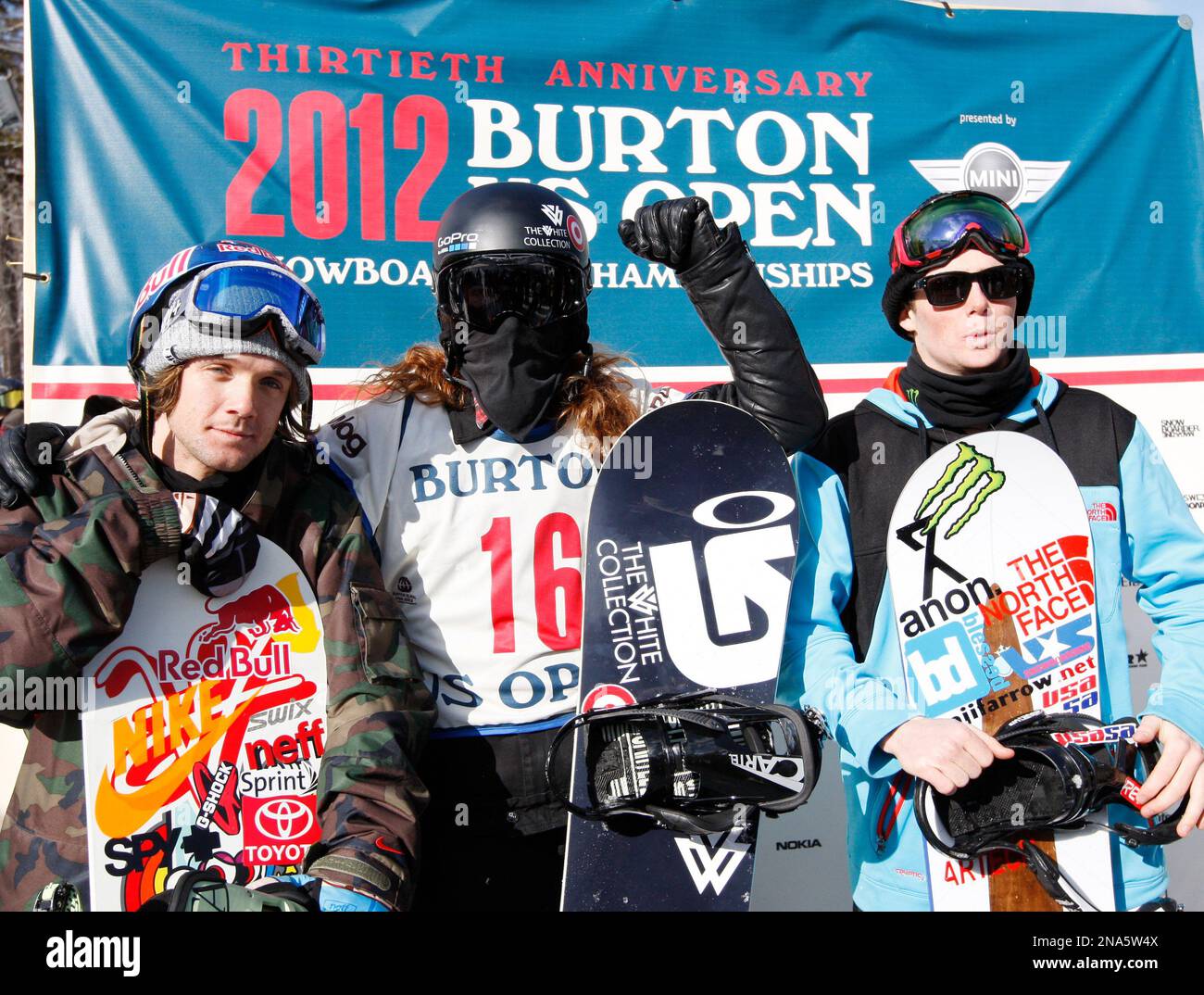 Men's halfpipe winner Shaun White, center, poses with Louie Vito, right ...
