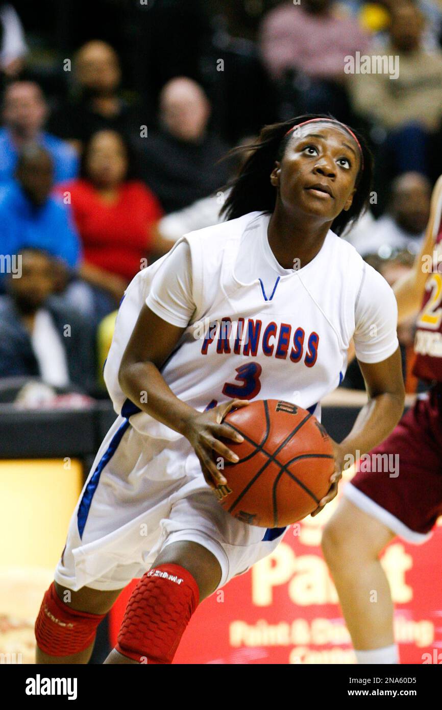 Princess Anne's, Aisha Foy drives for a layup against Oakton during the ...