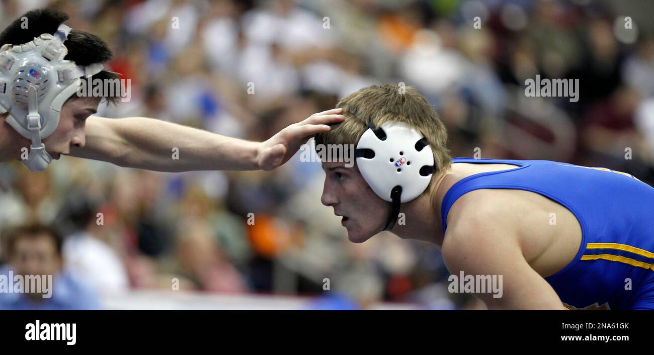 Bellefonte's Thomas Traxler, left, head taps Canon-McMillan's Conner ...