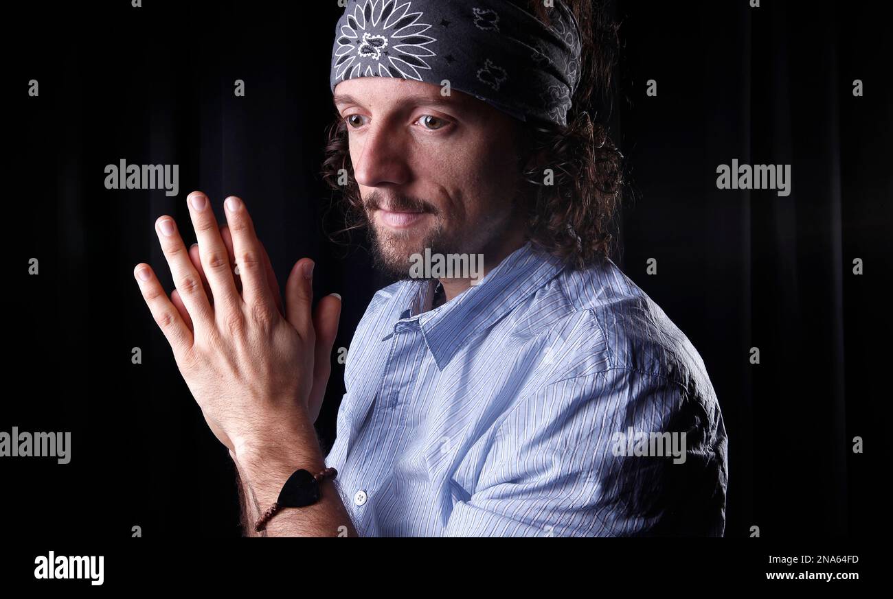 Musician Jason Mraz poses for a portrait Mar. 8, 2012 in New York. (AP ...