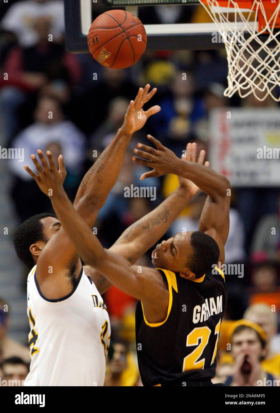 Virginia Commonwealth guard Treveon Graham (21) and Drexel forward ...