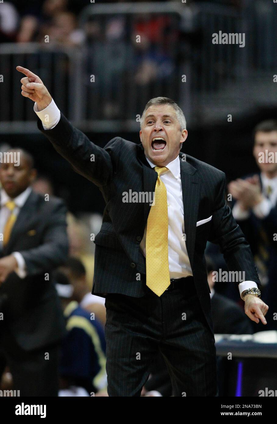 Georgia Tech head coach Brian Gregory directs his team from the ...