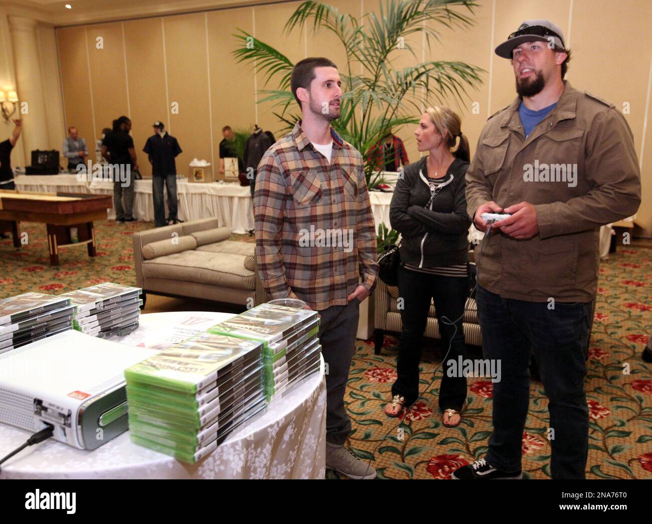 Adam Snyder, right, plays Ubisoft's "Tom Clancy's Ghost Recon Future ...