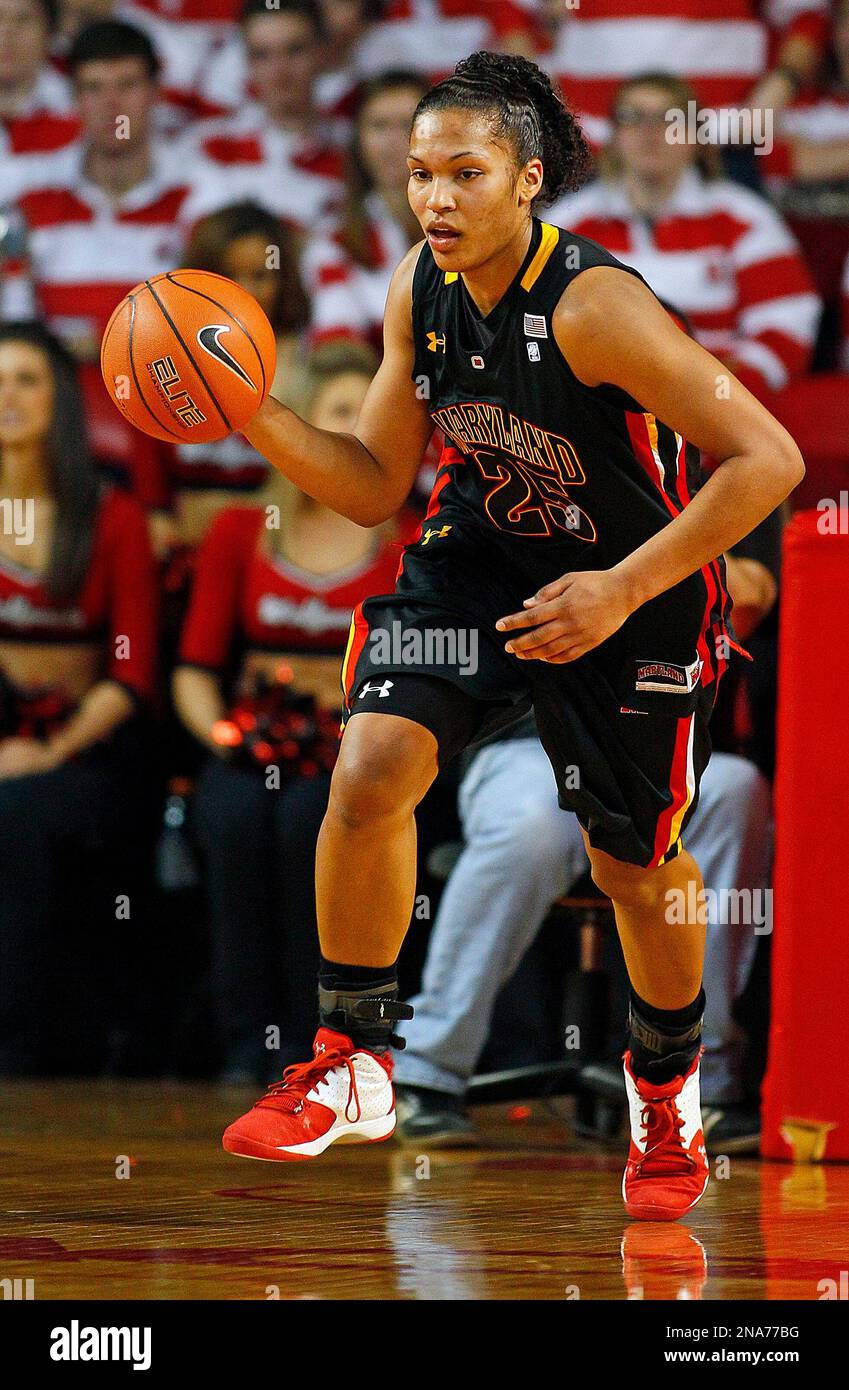 Maryland's Alyssa Thomas (25) brings the ball up during the second half ...