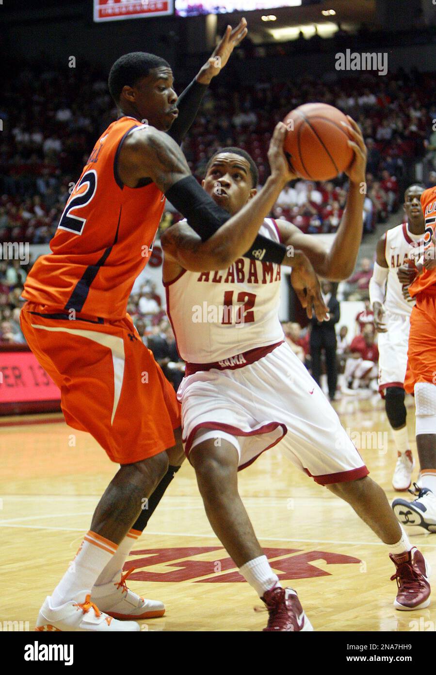 College basketball basketball player hi-res stock photography and ...