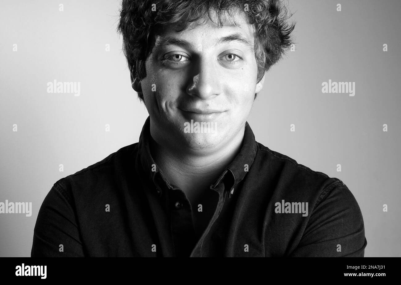 Actor Jeremy Allen White poses for a portrait while promoting his ...
