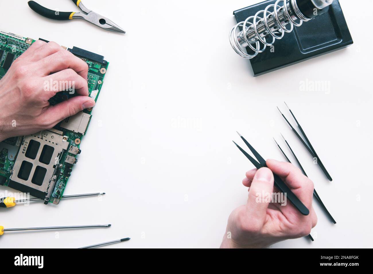 Soldering components hi-res stock photography and images - Alamy