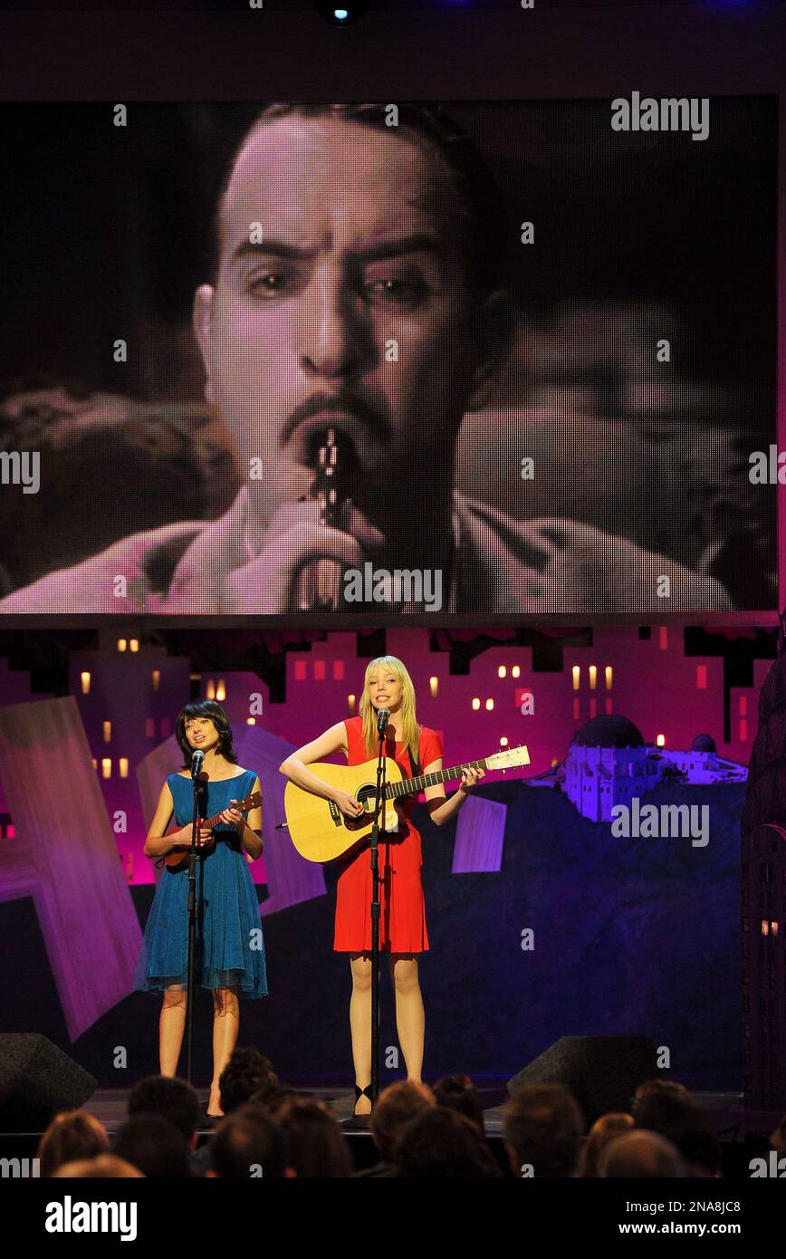 Kate Micucci, left and Riki Lindhome of Garfunkel and Oats perform ...