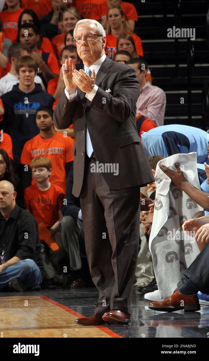 North Carolina head coach Roy Williams reacts to a play during the ...
