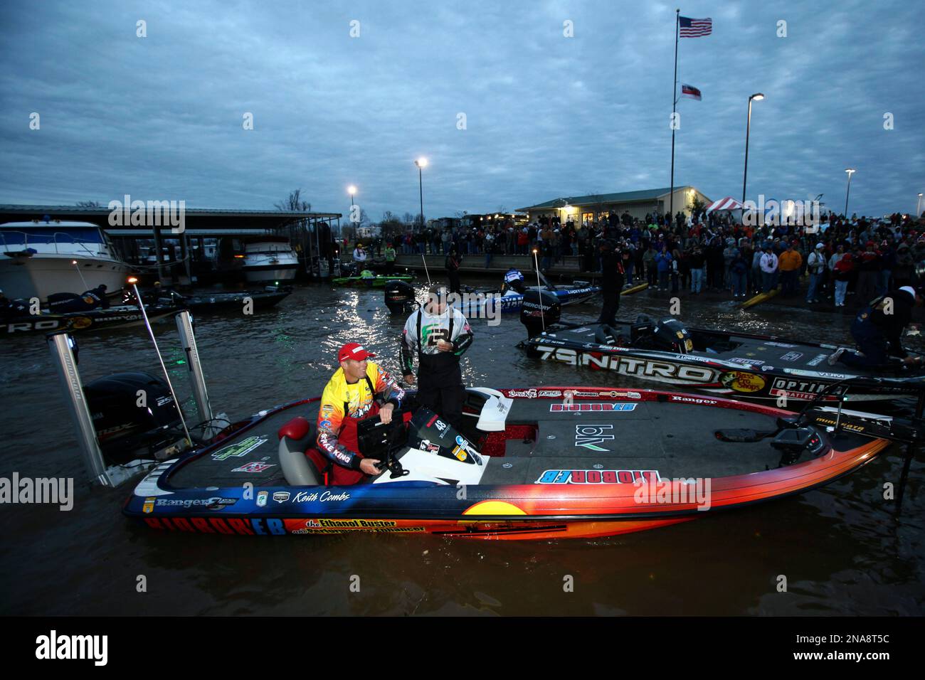 Kevin Combs, of Huntington, Texas, prepares for the start of the ...