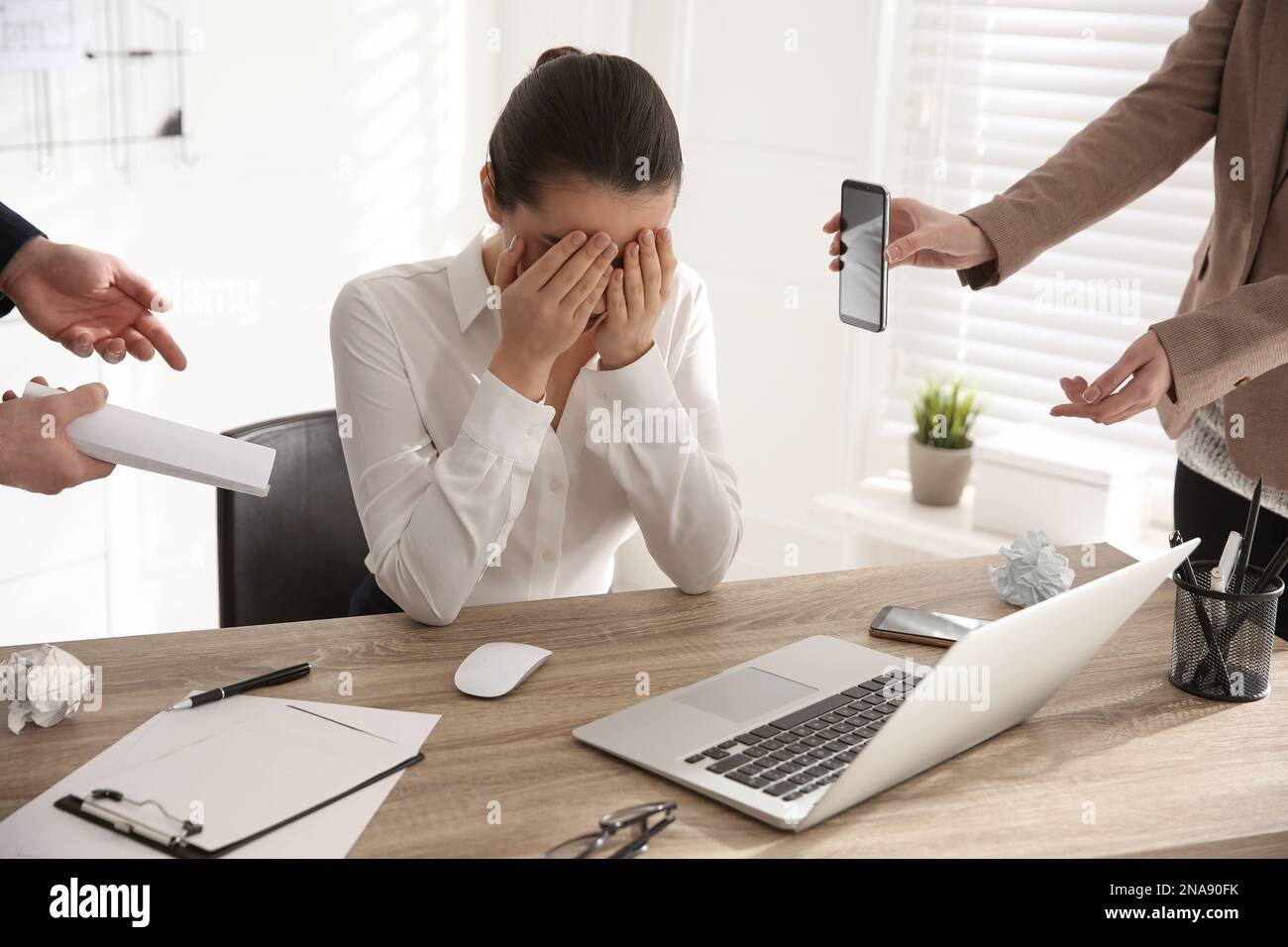 Woman colleagues sad hi-res stock photography and images - Alamy