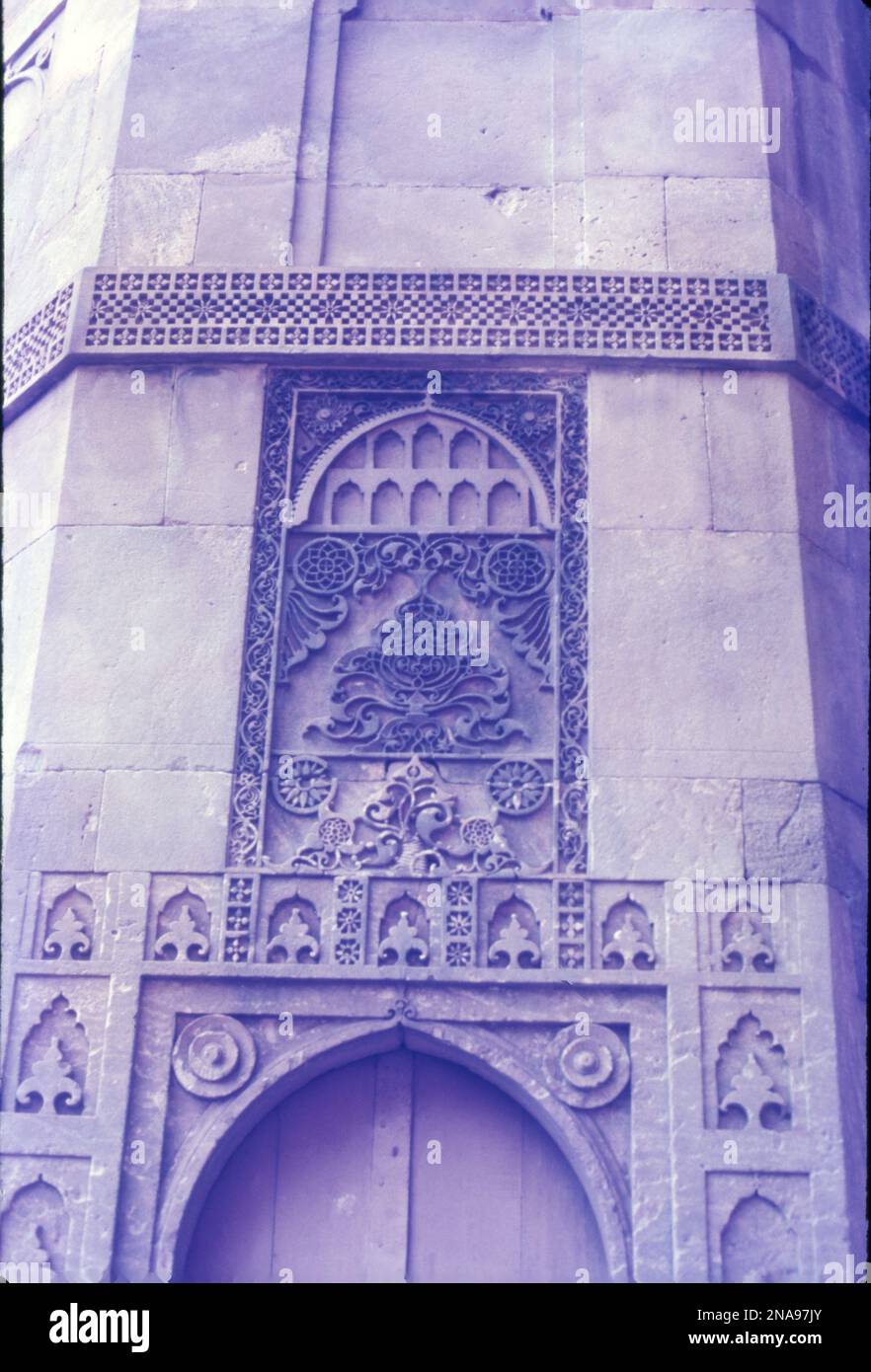 The Sidi Saiyyed Mosque, popularly known as Sidi Saiyyid ni Jali ...