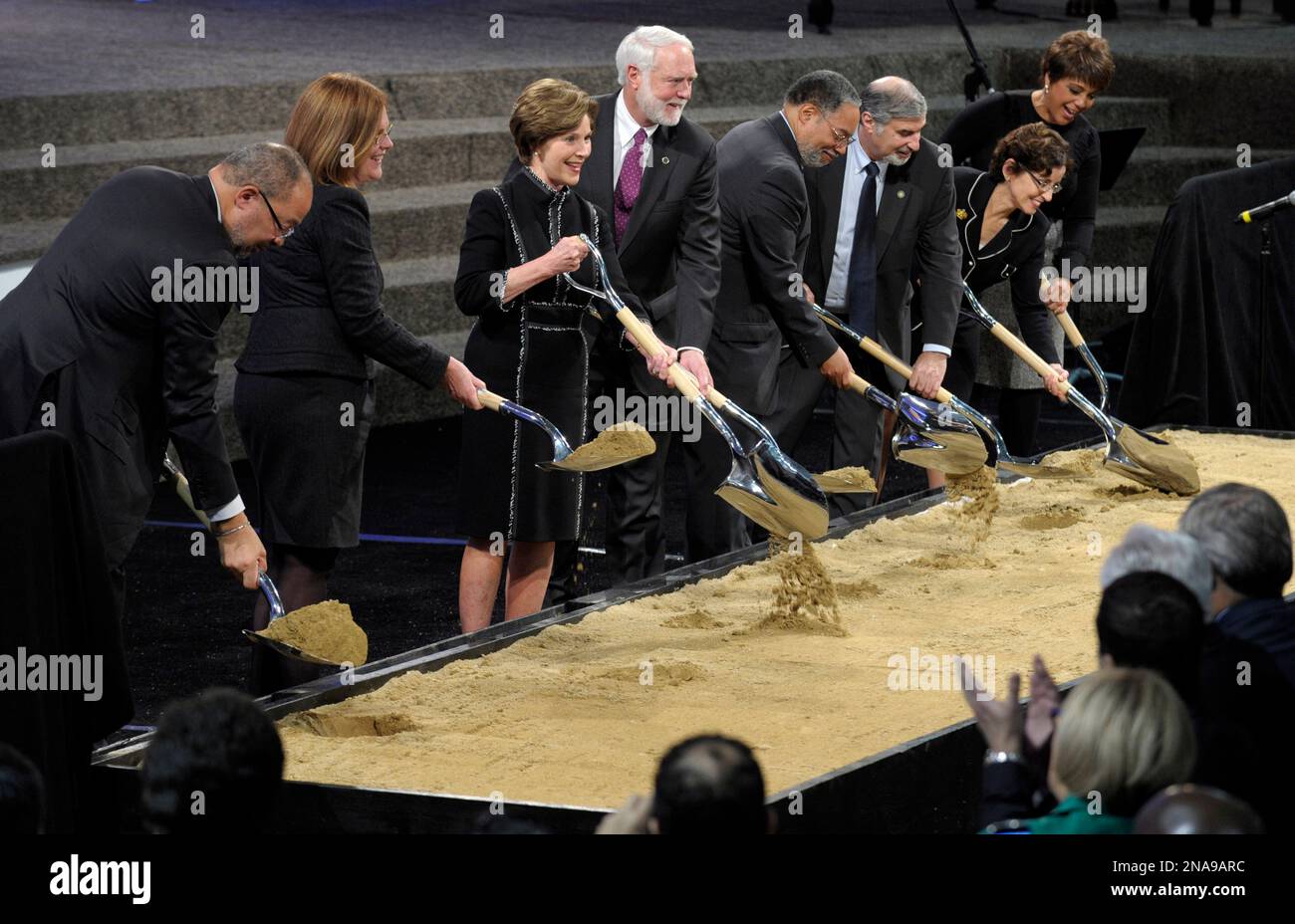 From left, co-chair of the National Museum of African American History ...