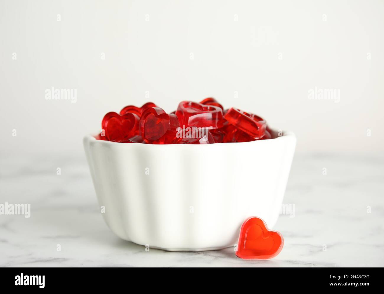 Kiss shaped candies hi-res stock photography and images - Alamy