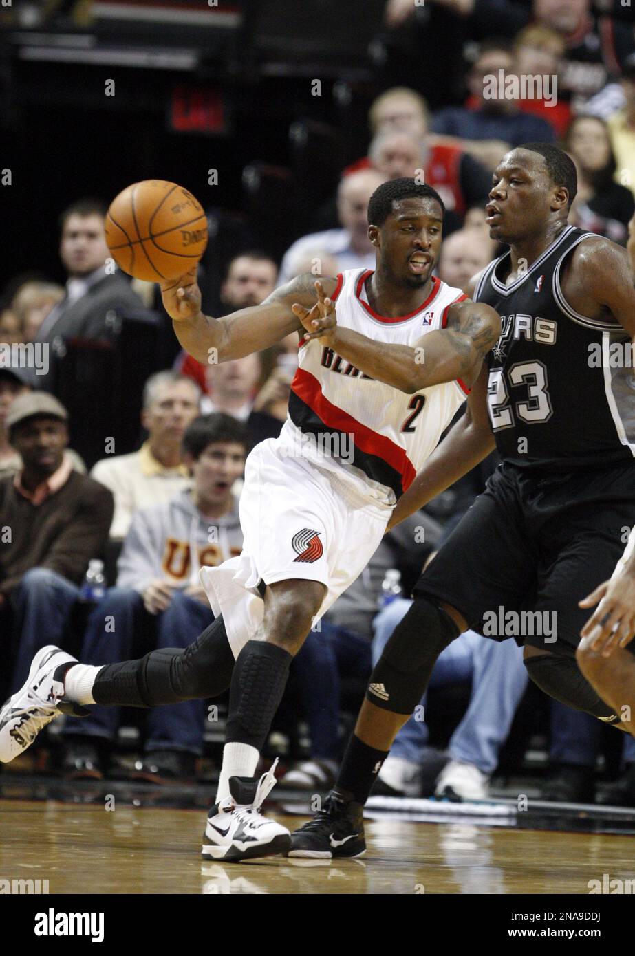 Portland Trail Blazers' Wesley Matthews (2) drives as San Antonio Spurs ...