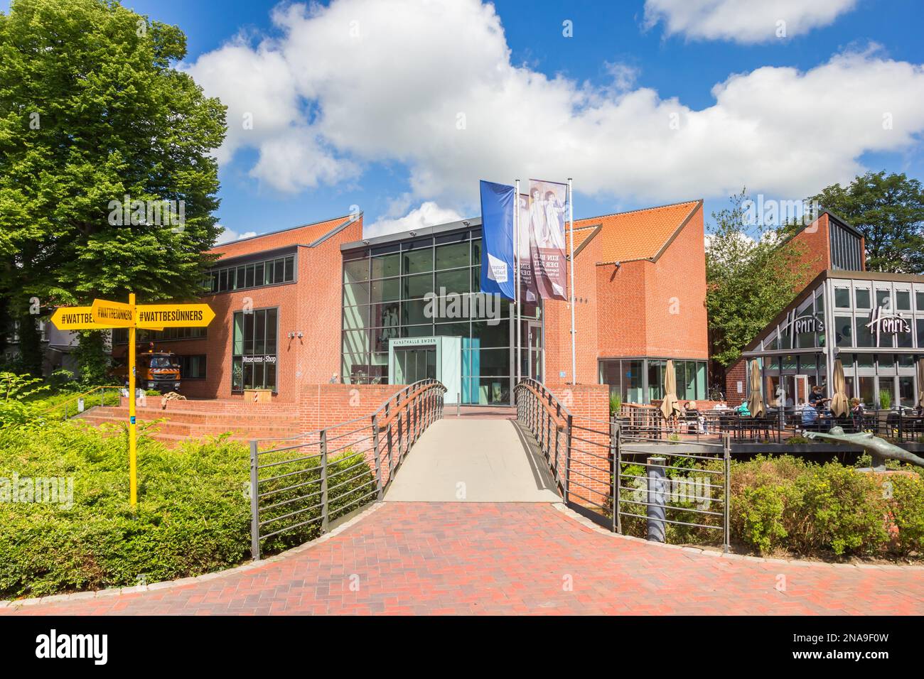 Bridge leading to the Kunsthalle museum at the canal in Emden, Germany ...