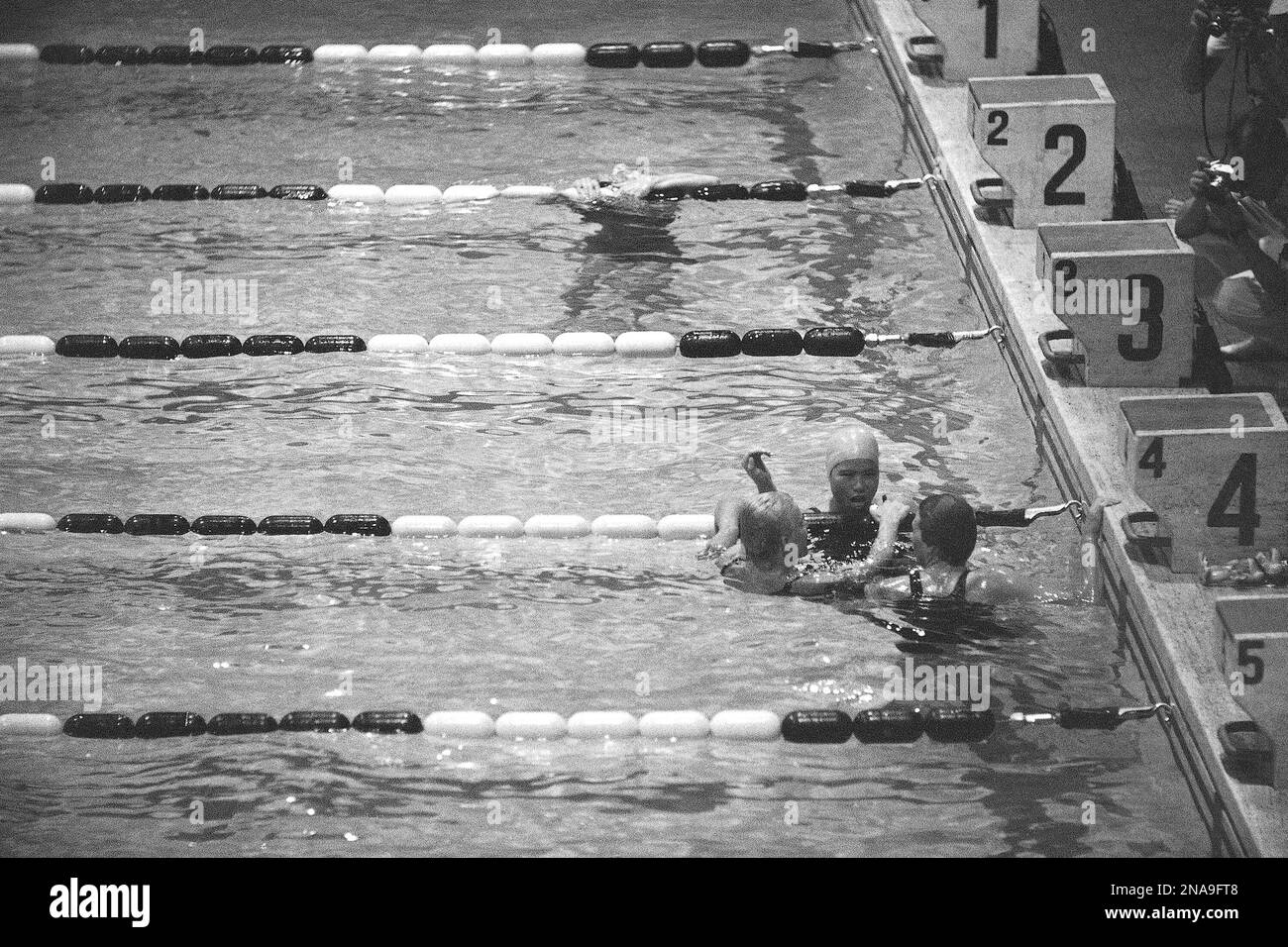 Final of the Women's 100 meters backstroke Olympic Summer Games ...