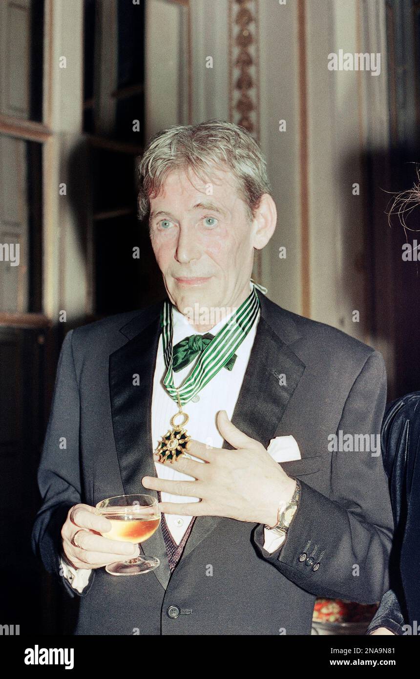 British actor Peter O'Toole,shows his medal, shortly after he was named ...