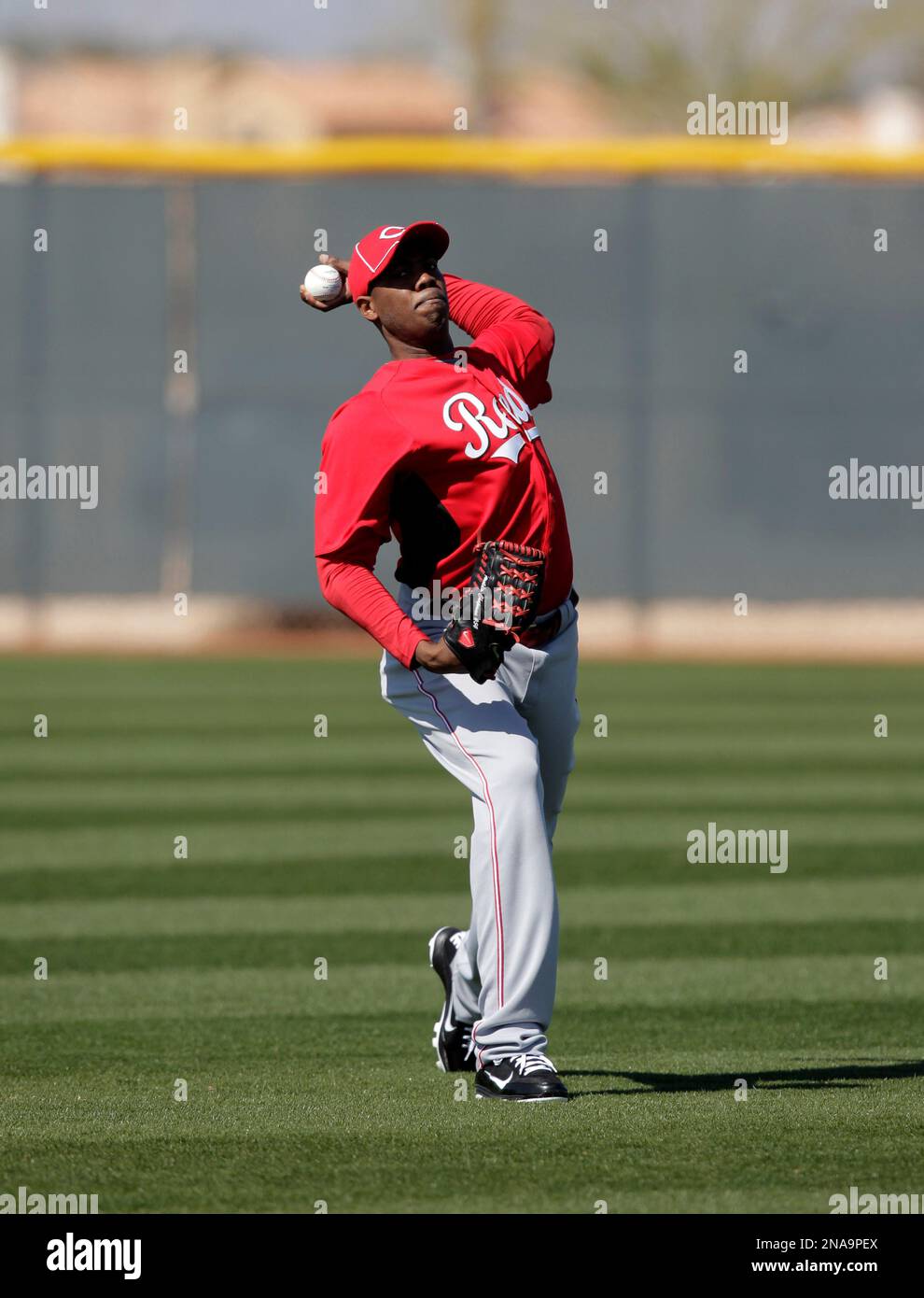 Cincinnati Reds pitcher Aroldis Chapman throws during a spring training ...